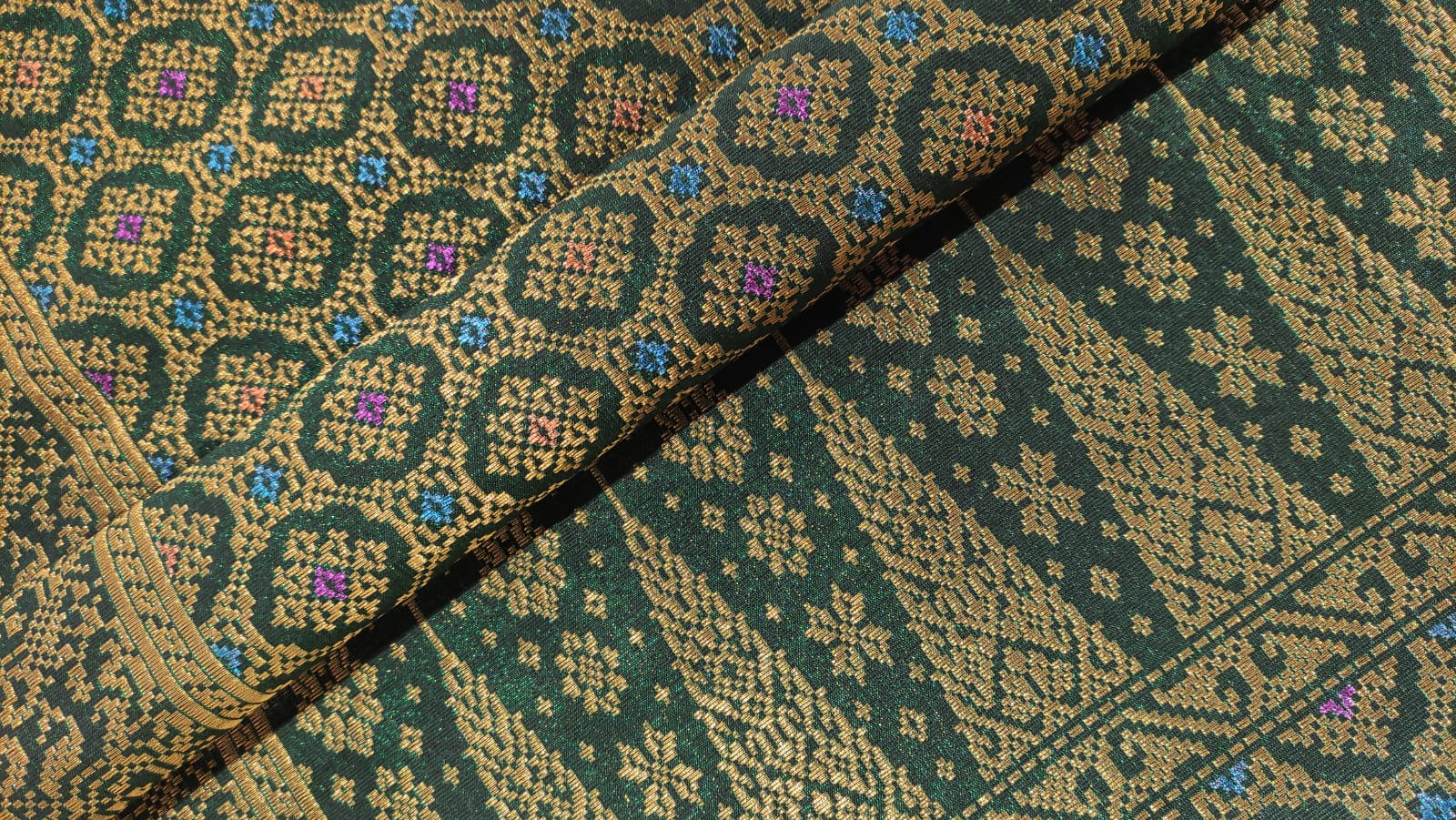 Kain Tenunan SiLubang Bangsi – Koleksi Husnaa